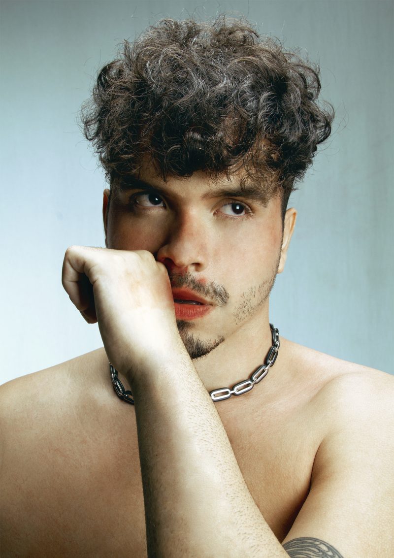 Expoente do pop sofrência, Álec anuncia o single "ROMANCE" para junho