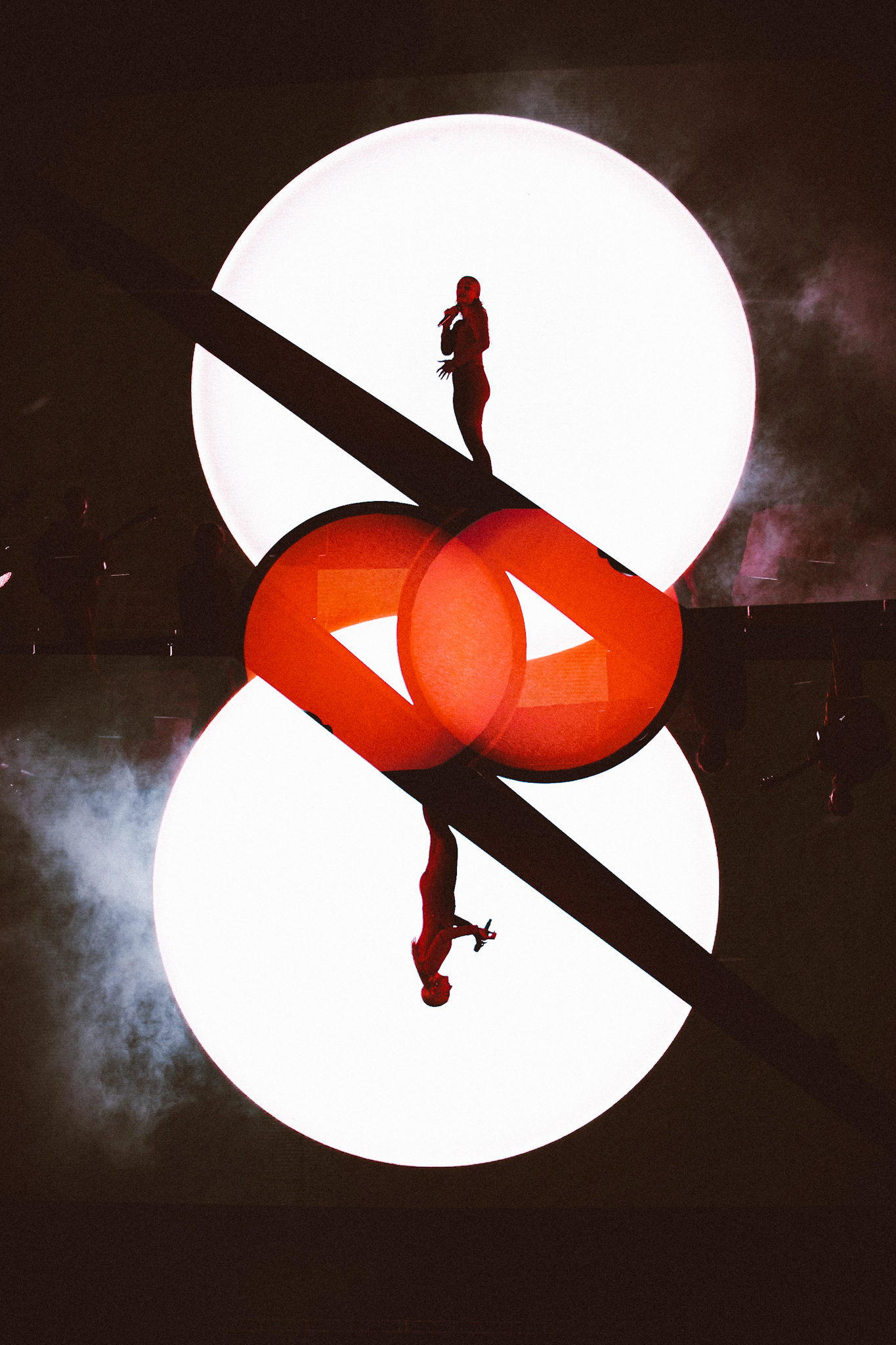 Com uma conexão surreal, Lorde hipnotiza o público do Primavera Sound ...