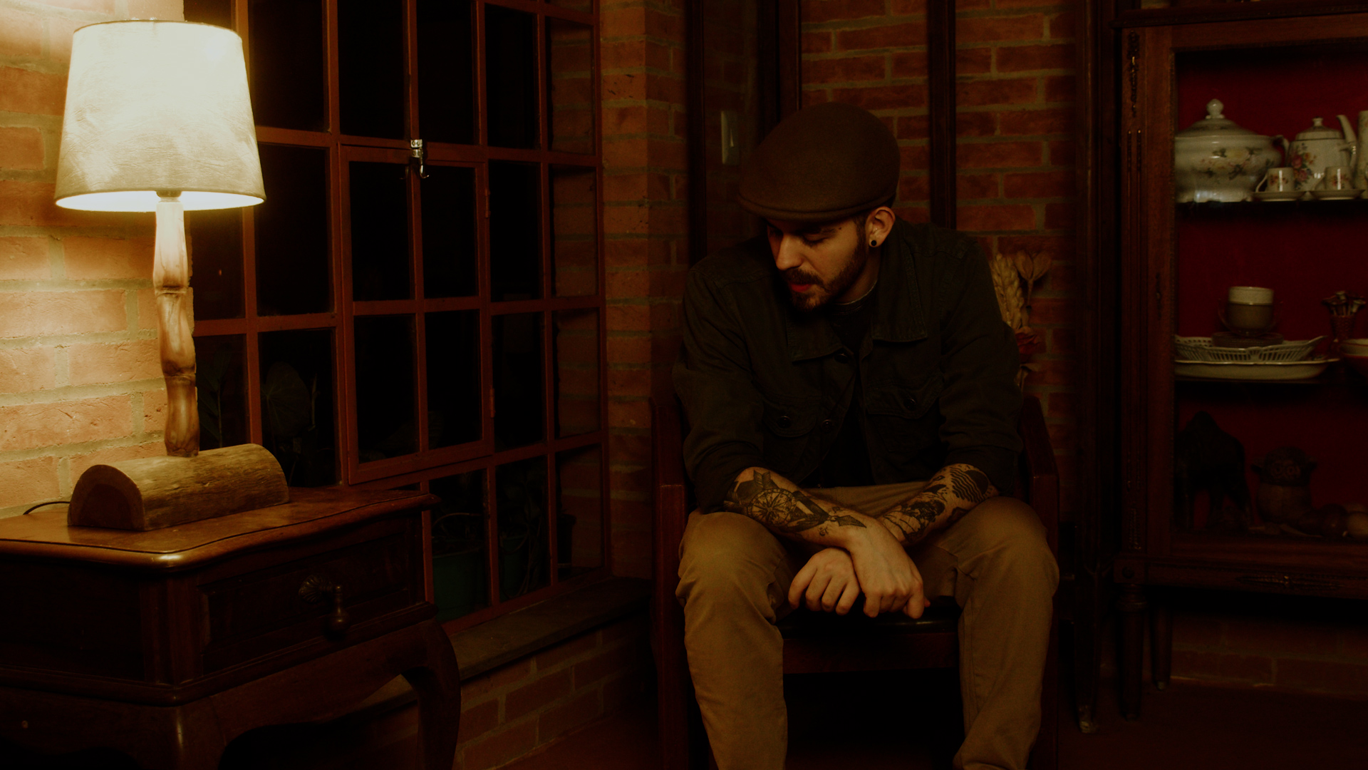 Luigi Ramon capricha na intensa e reflexiva 'My Head'