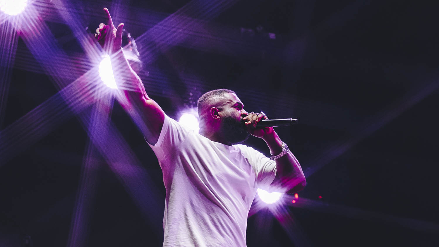 Baco Exu do Blues brilha no Lolla 2023 com show emocionante