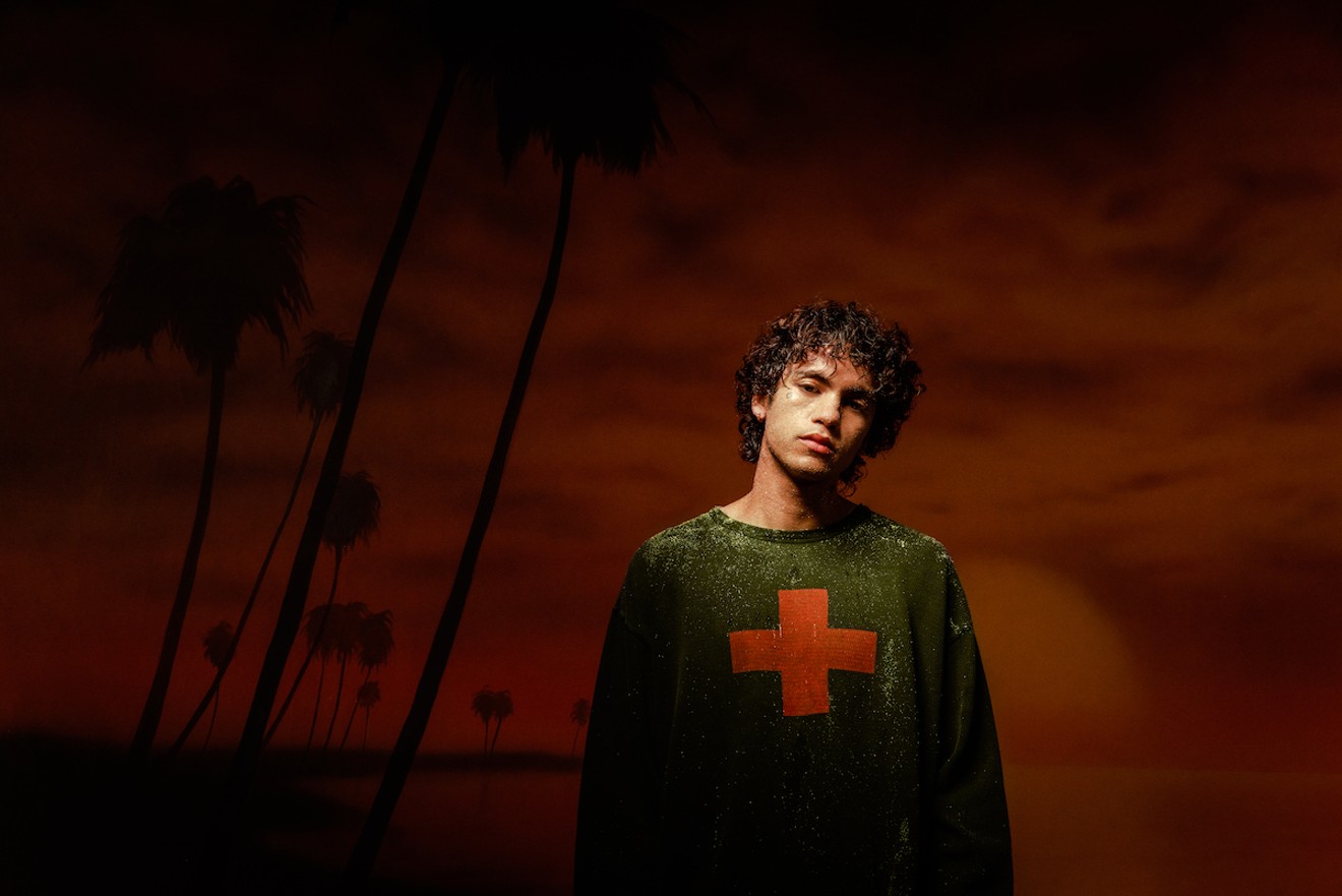 Crítica | Dominic Fike, "Sunburn"