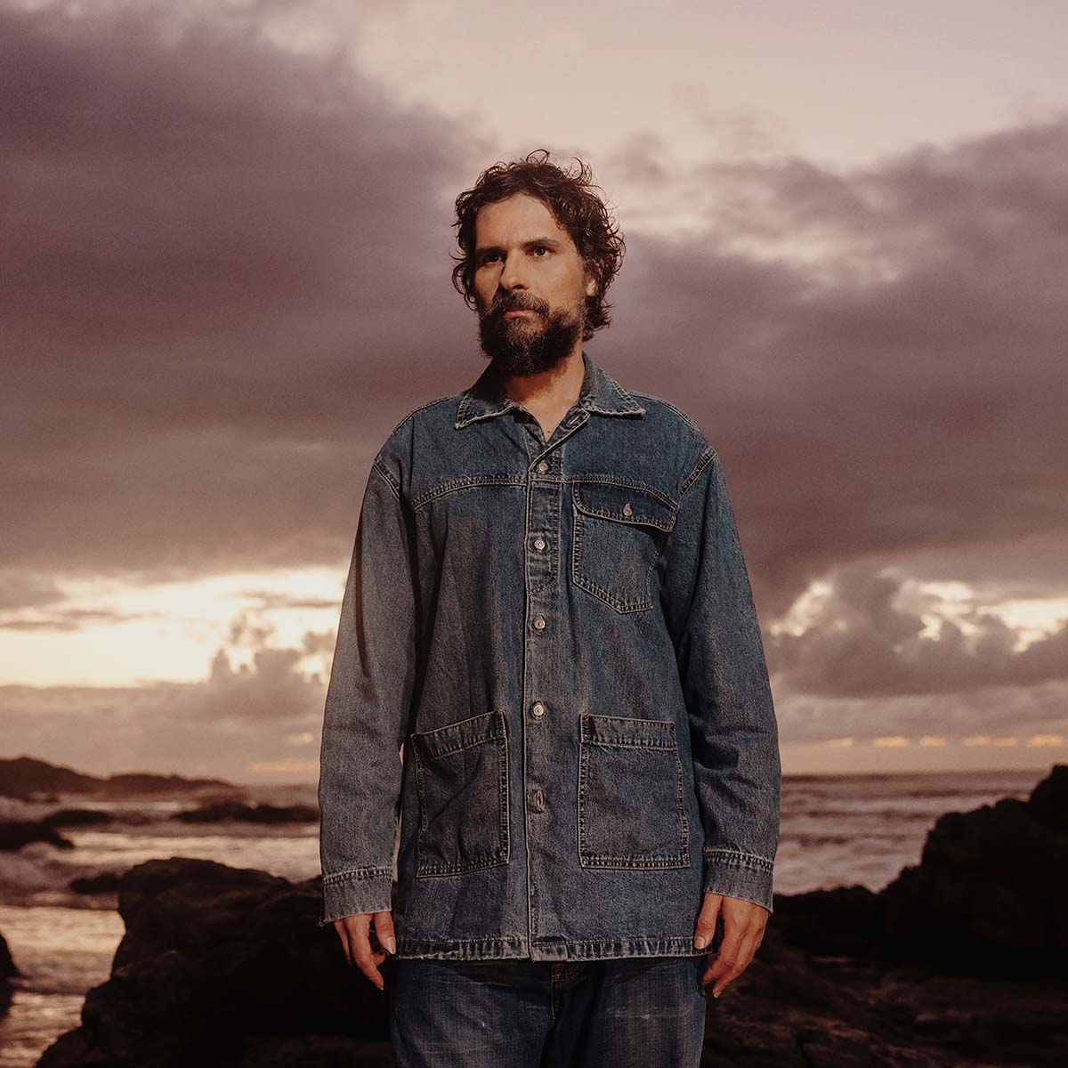 Thiago Amud lança quinto disco "Enseada Perdida"